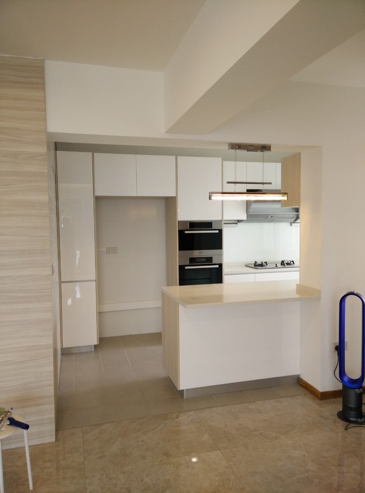 Small BTO Kitchen with Island - Kitchen - Singapore - by Kitchen Livin ...