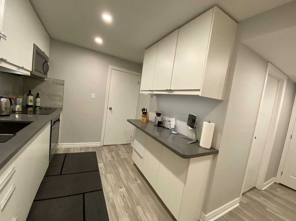 Small functional kitchen in Newmarket - Modern - Kitchen - Toronto - by ...