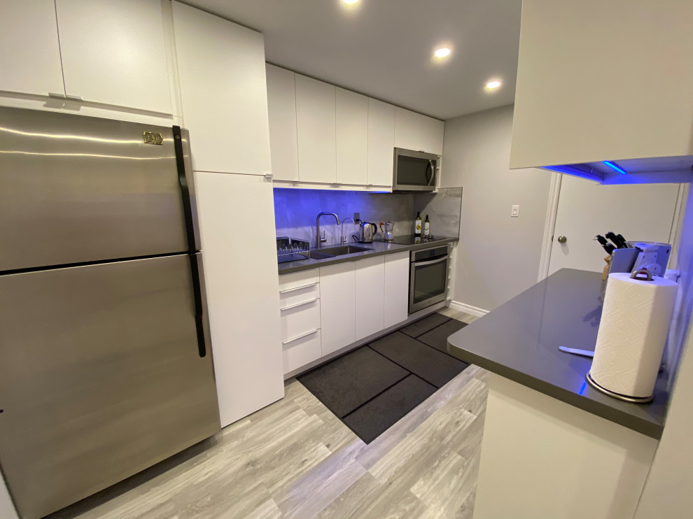 Small functional kitchen in Newmarket - Modern - Kitchen - Toronto - by ...
