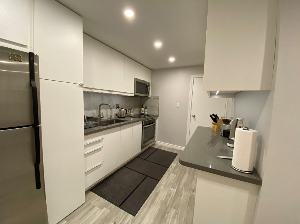 Small functional kitchen in Newmarket - Modern - Kitchen - Toronto - by ...