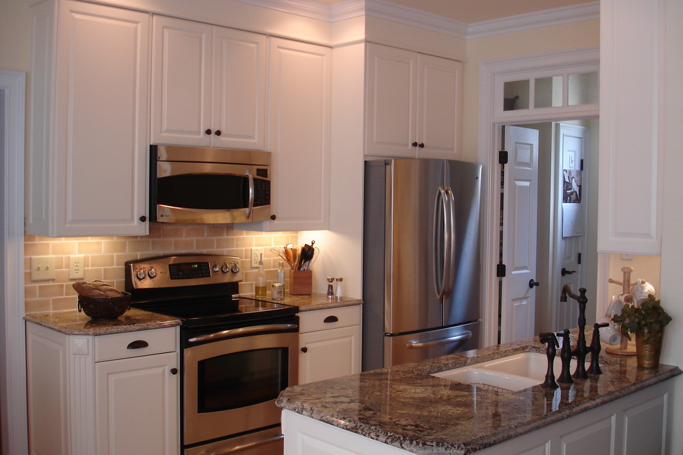 Small Kitchen Update - Traditional - Kitchen - Cincinnati - by Essence ...