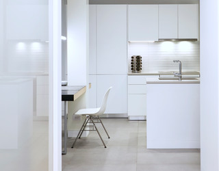 Smart Compact NYC Apartment | Multi-Functional - Modern - Kitchen - New ...