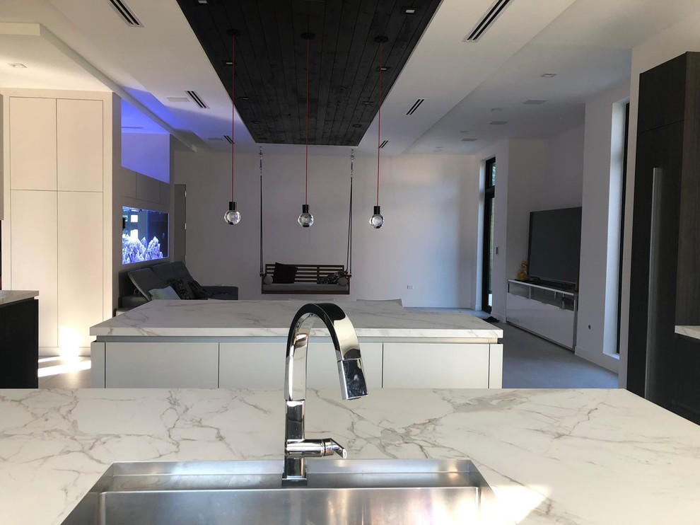 Snaidero WAY kitchen in Feather Grey Glass & Volcano Eucalyptus ...