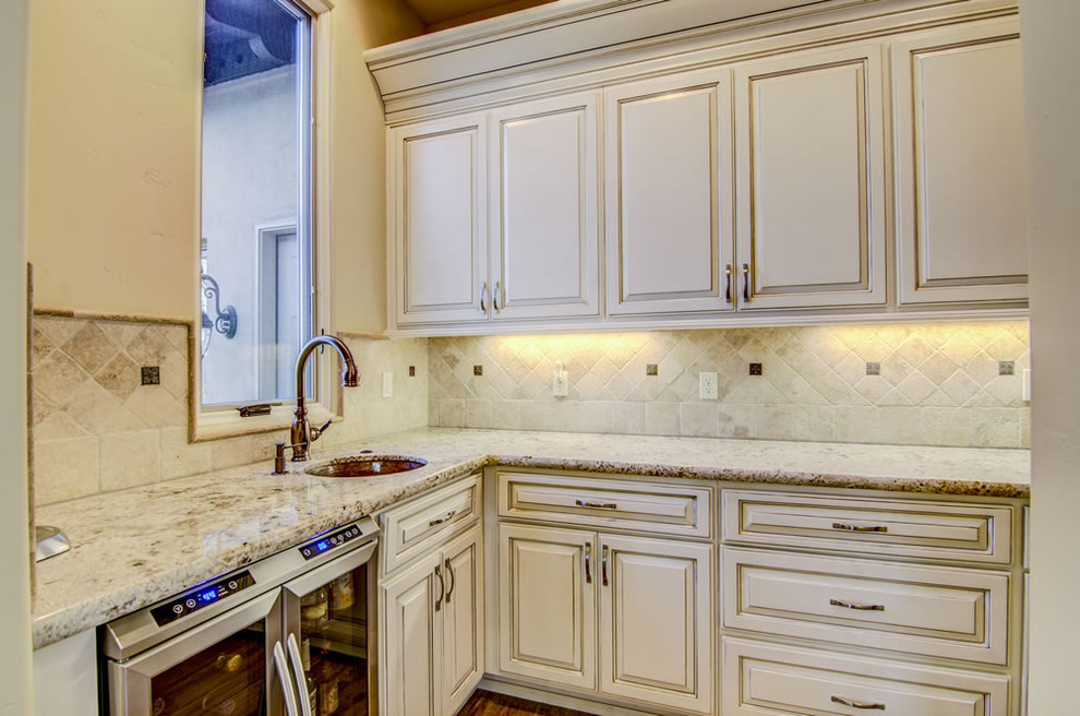Snowfall Granite Kitchen - Traditional - Kitchen - Sacramento - by ...