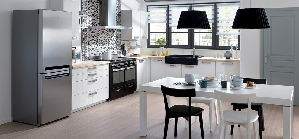 Solid Oak painted in White Schmidt kitchen - Traditional - Kitchen ...