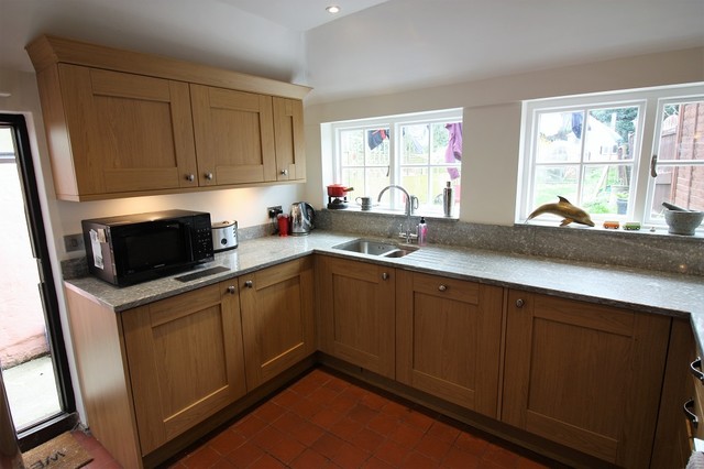 Solid Oak Shaker Kitchen - Traditional - Kitchen - London - by KSL ...