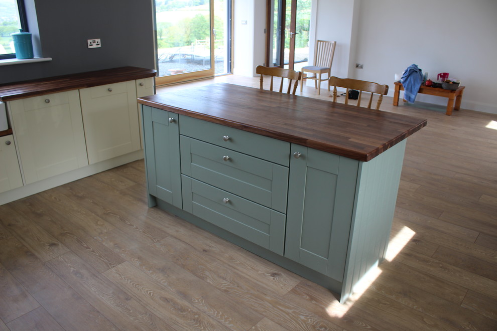 Solid Oak Shaker Style Kitchen - Traditional - Kitchen - Other - by ...