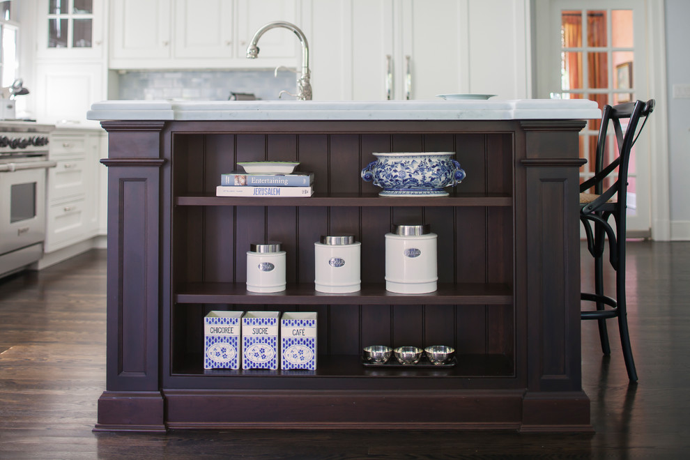 Sound Rd - Traditional - Kitchen - New York - by Studio Dearborn | Houzz