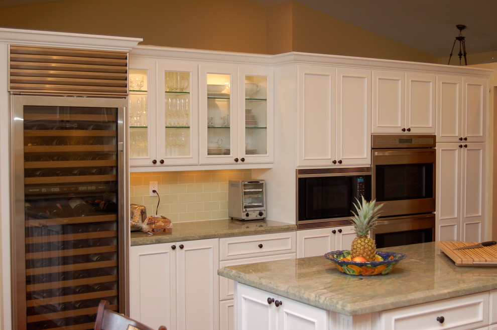 South Miami - Traditional - Kitchen - Miami - by Luv My Kitchens | Houzz
