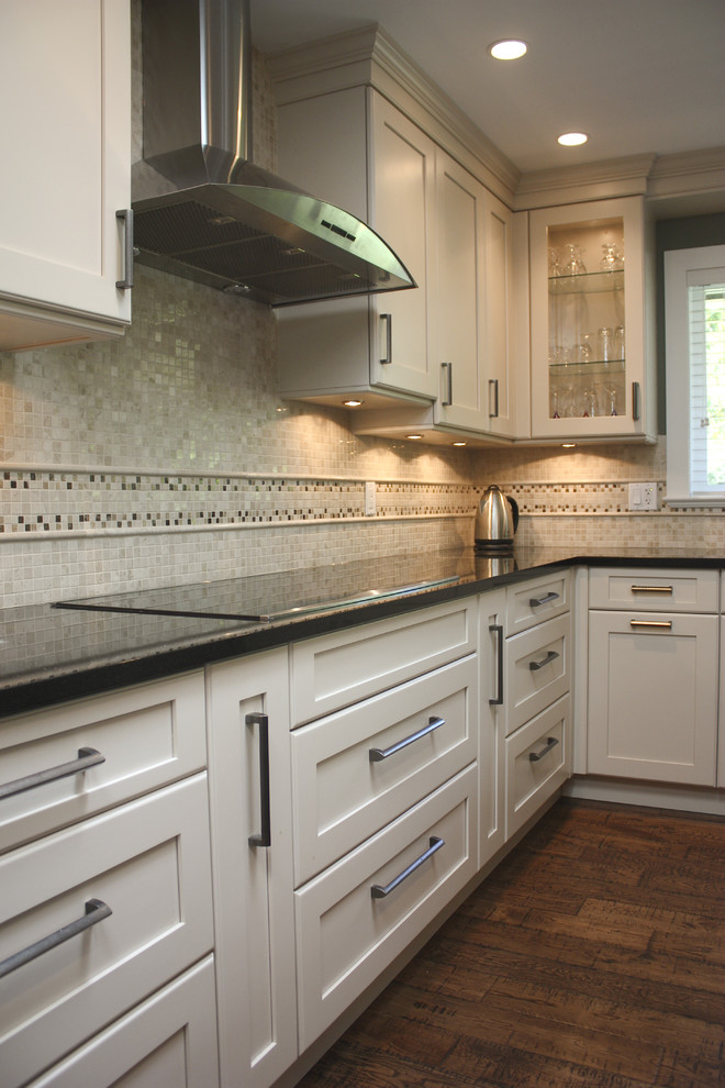 South Surrey Makeover - Traditional - Kitchen - Vancouver - by SGDI ...