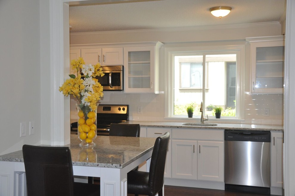 Southbury Merillat Classic Ralston Full Overlay White - Modern ...