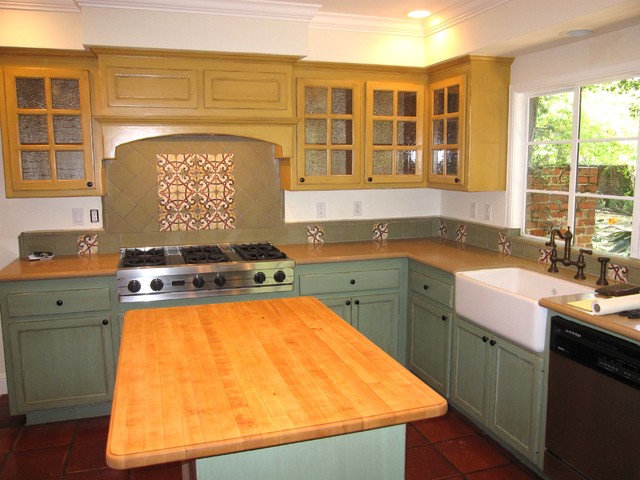 Spanish Colonial Revival - Classique - Cuisine - San Francisco - par ...