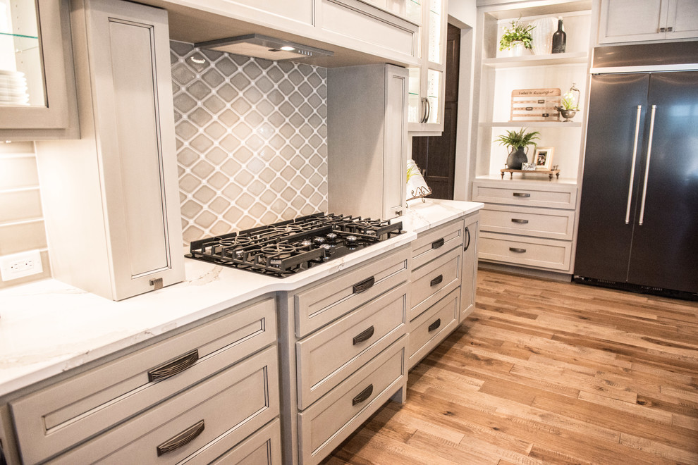 Splendid Kitchen Magesty - Transitional - Kitchen - Chicago - by Lustig ...