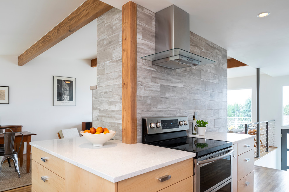 Split-Level Main Floor Remodel in West Seattle - Moderne - Cuisine - Seattle - par Pathway ...