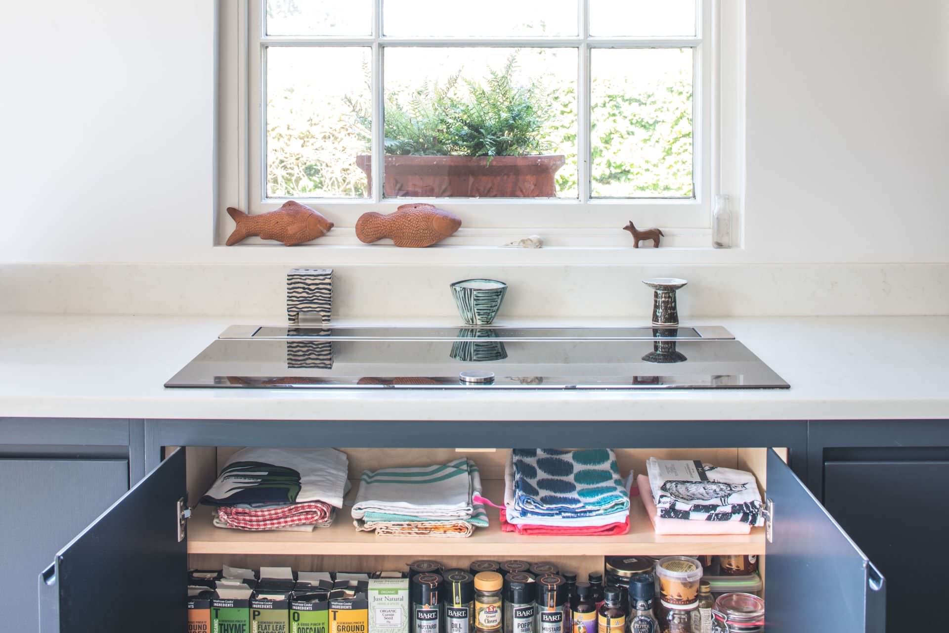 Kitchen Tour: A Small, Elegant Kitchen With Discreet Storage | Houzz UK