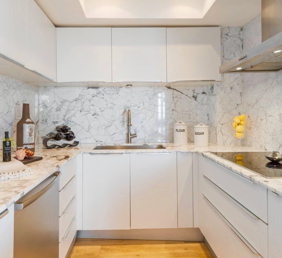 Staging 20 Island in Miami Beach - Contemporary - Kitchen - Miami - by ...