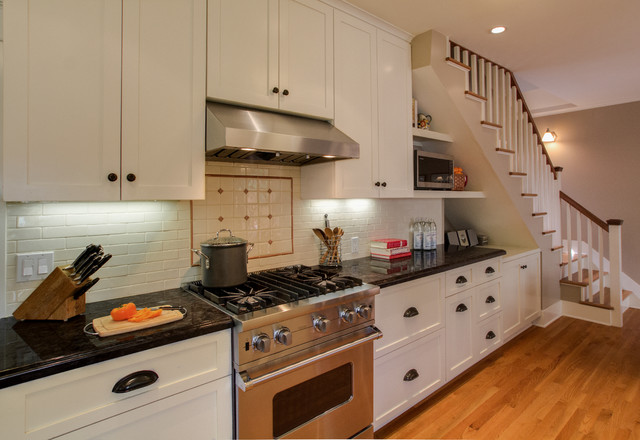 Staircase in Kitchen - Classique - Cuisine - Los Angeles - par Nott ...