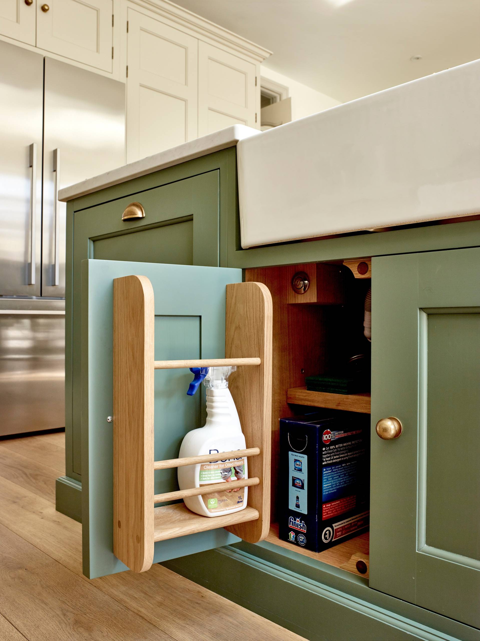 Kitchen Tour: A Classic Shaker-style Kitchen and Utility Room | Houzz IE
