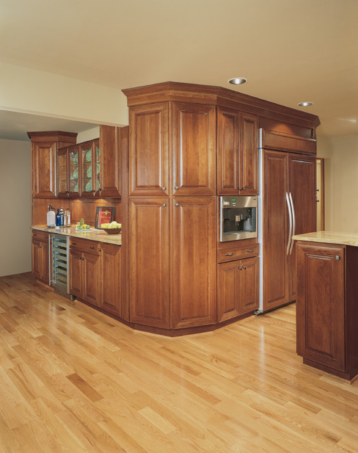 StarMark Cabinetry Kitchen in Cherry finished in Toffee - Traditional ...