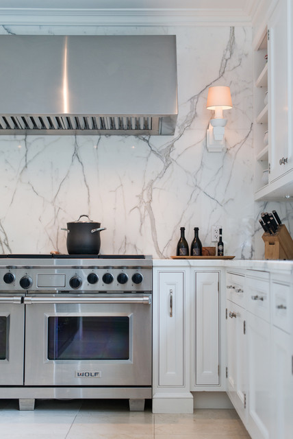 Statuario Marble Kitchen Countertops & Backsplash - Clásico - Cocina ...