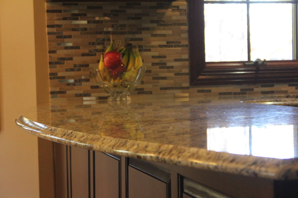 Stonebridge Granite - Classique - Cuisine - Chicago - par Kitchenland ...