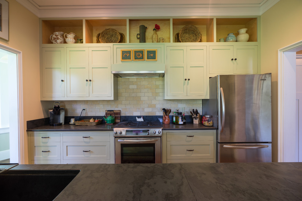Stowe, Vermont Custom Farmhouse - Farmhouse - Kitchen - Burlington - by ...