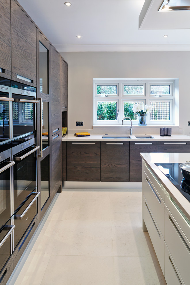 Striking open plan kitchen - Contemporary - Kitchen - Other - by Stoneham Kitchens | Houzz