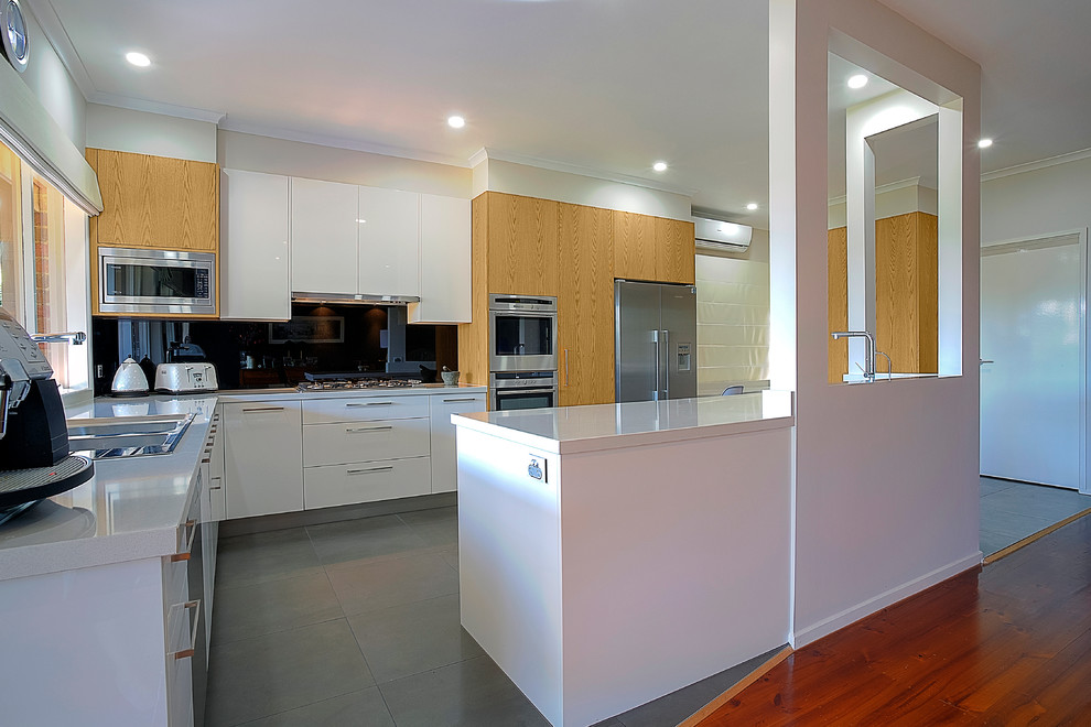 Stunning black glass splash back - Contemporary - Kitchen - Melbourne ...