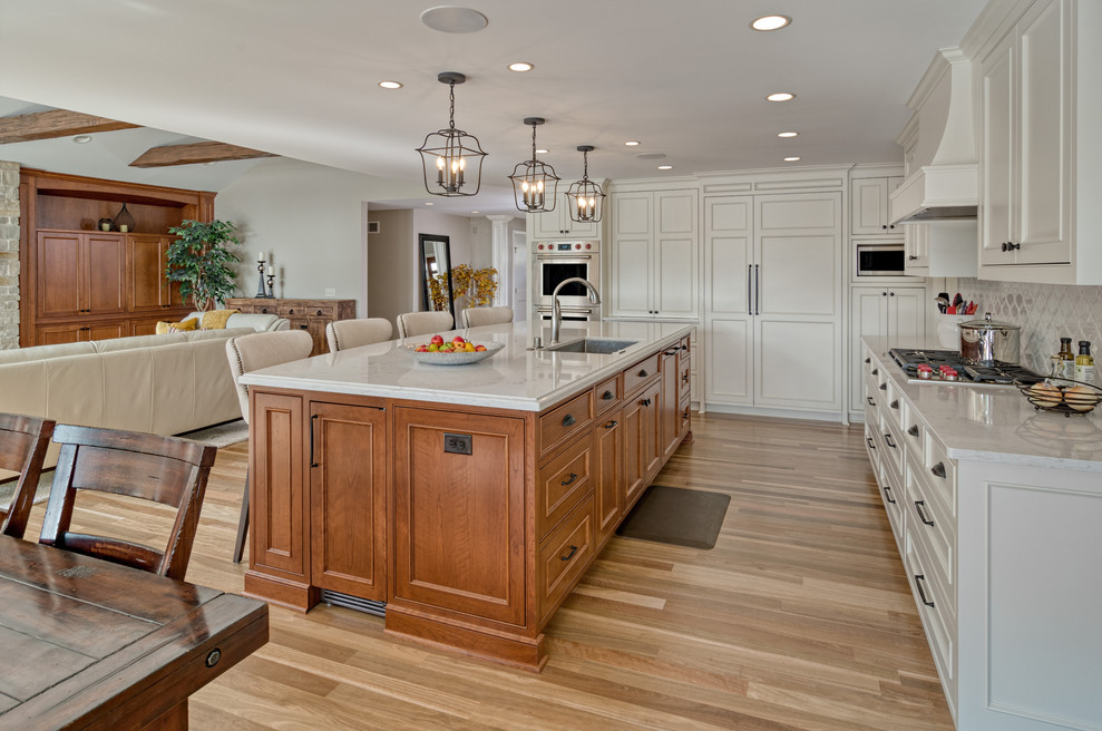 Stunning Rambler - Traditional - Kitchen - Minneapolis - by Knight ...
