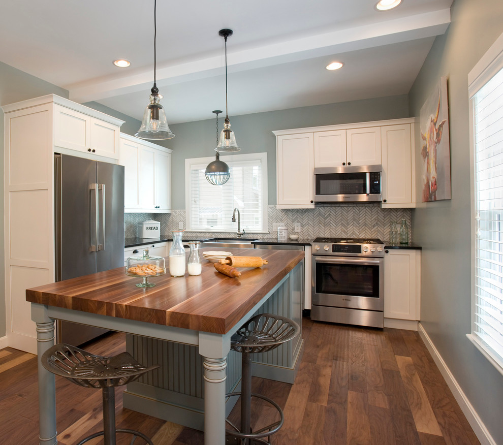 Suburban Farmhouse - Farmhouse - Kitchen - Boston - by Claire Queeney ...