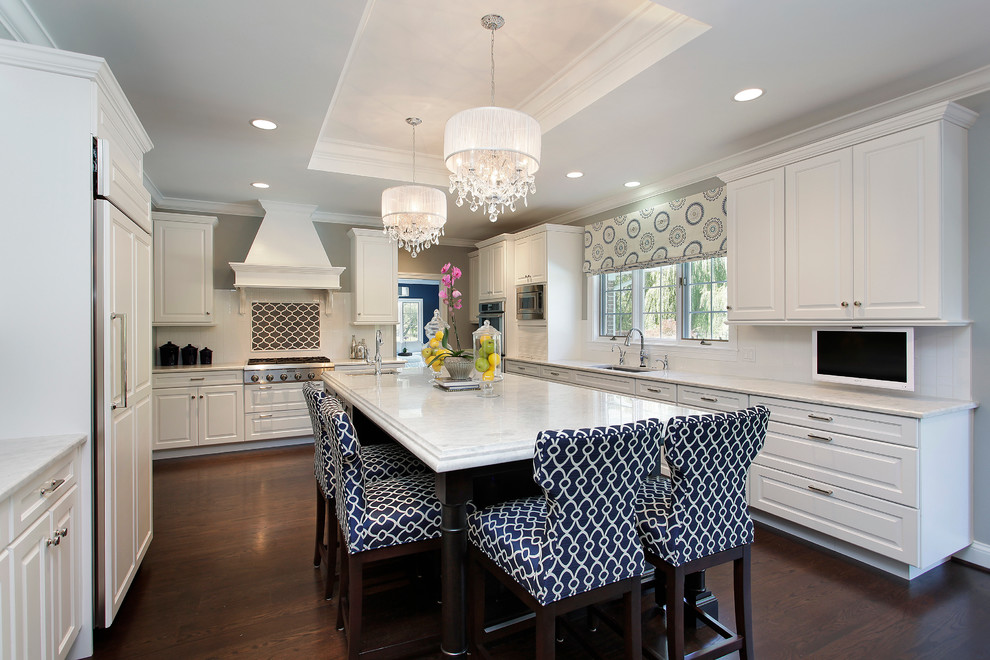 Suburban Home - Traditional - Kitchen - Chicago - by Luxe Nest | Houzz