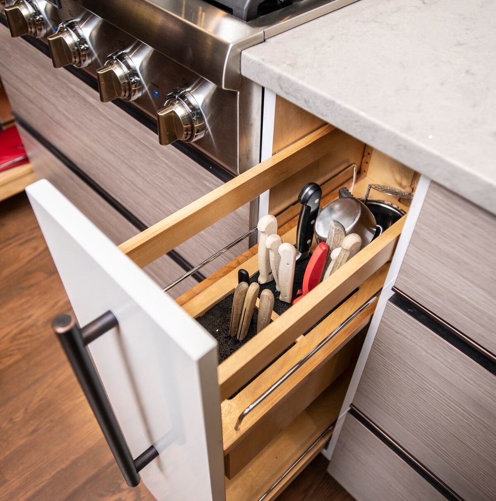 Suburban Sleek - Modern - Kitchen - New York - by Lemon Grass Interior ...