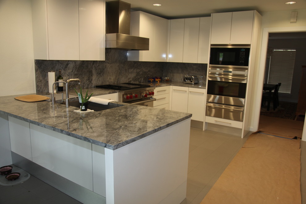 Super White Kitchen - Modern - Kitchen - Dallas - by The Granite Shop ...