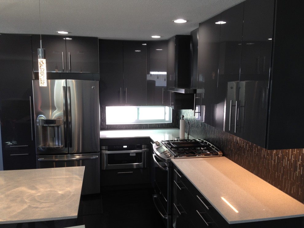 T Frizby kitchen Gladstone - Modern - Kitchen - Kansas City - by Chux ...