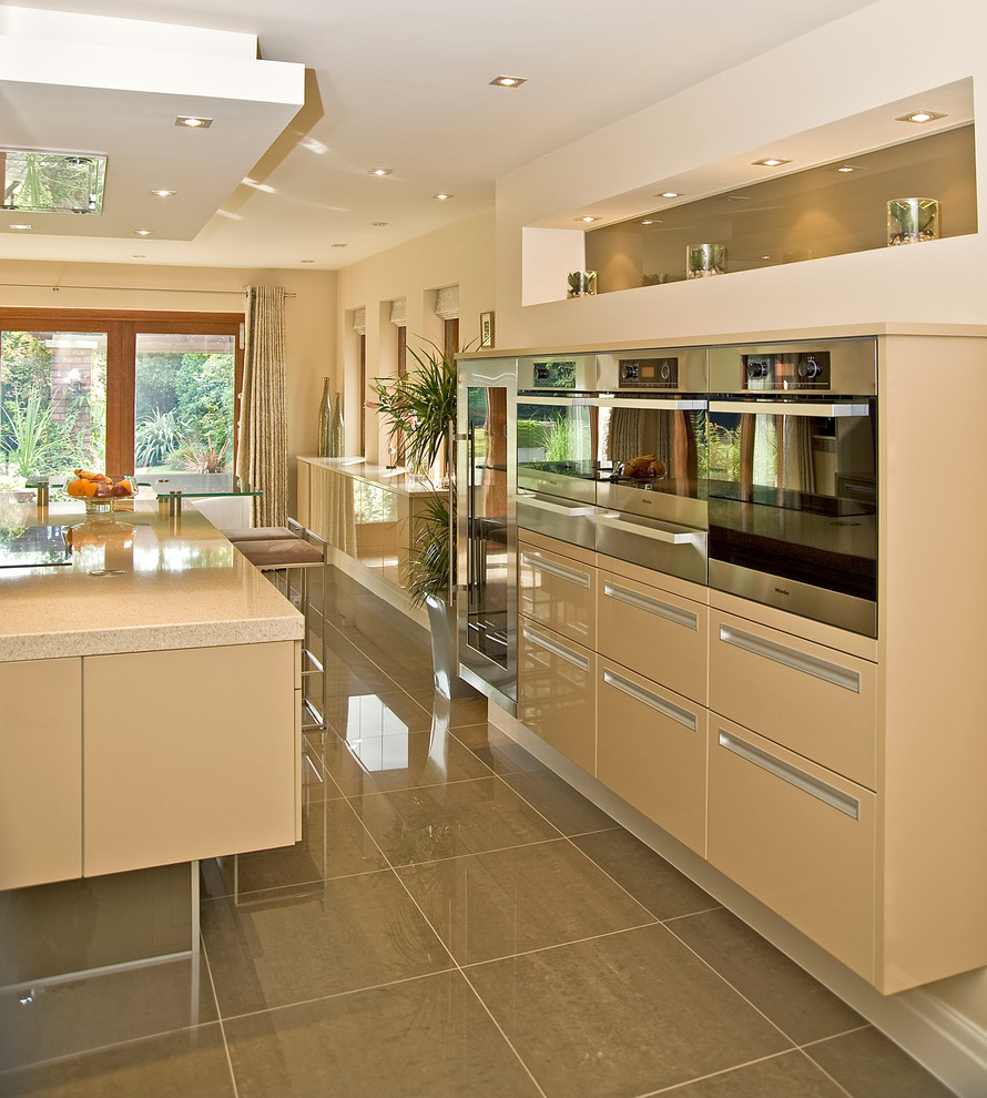 Taylor Kitchen - Kitchen - Manchester - by Diane Berry Kitchens | Houzz