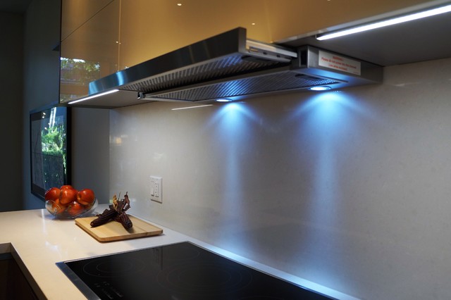 Telescopic built-in hood | Modern Kitchen - Contemporain - Cuisine ...