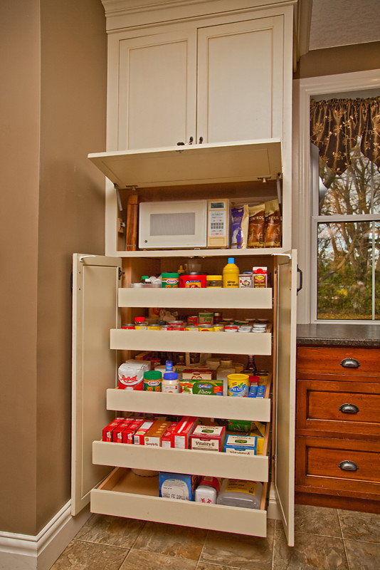 The Homestead - Traditional - Kitchen - Toronto - by Imagine Inc — Home ...