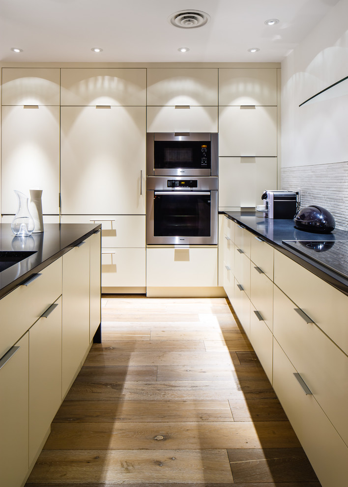 The Jet Set - Contemporary - Kitchen - Montreal - by Ateliers Jacob | Houzz