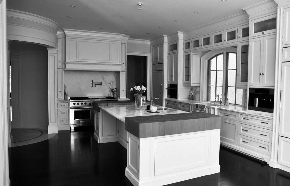 The kitchen separated from the hallway by a cozy rotunda. - Traditional ...