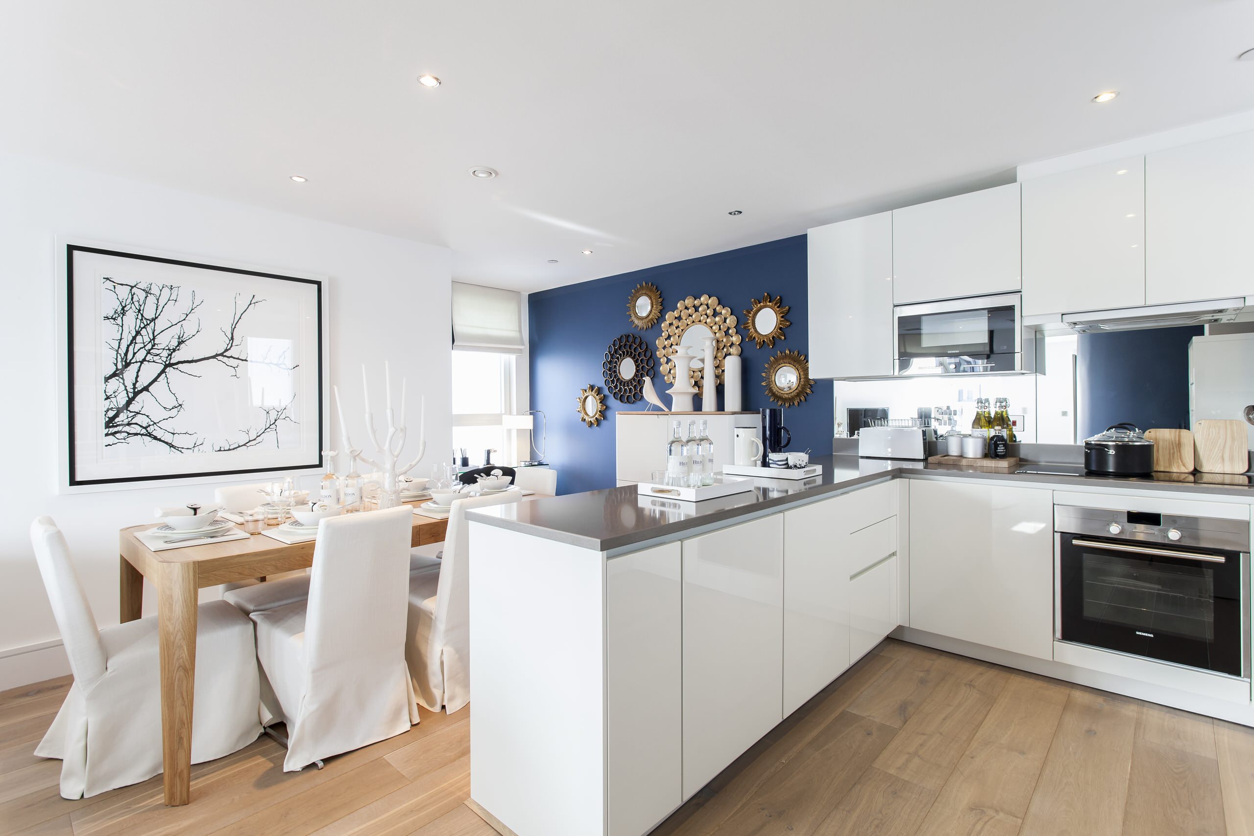 Decorating: How to Group Mirrors Together For Impact | Houzz UK