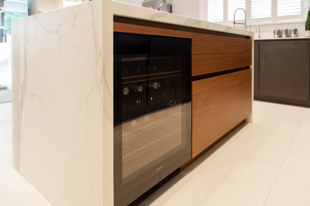 Concrete & Wood Veneer Leicht Kitchen in West London - Contemporary ...
