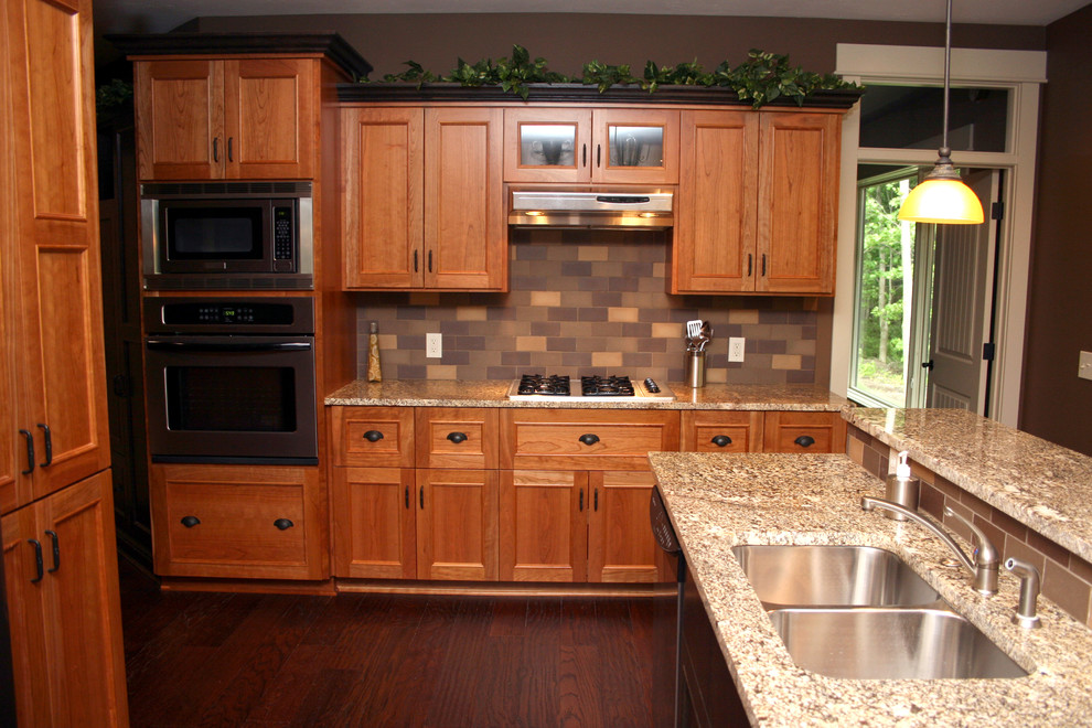 The Woodland Manor - Traditional - Kitchen - Grand Rapids - by Koetje ...