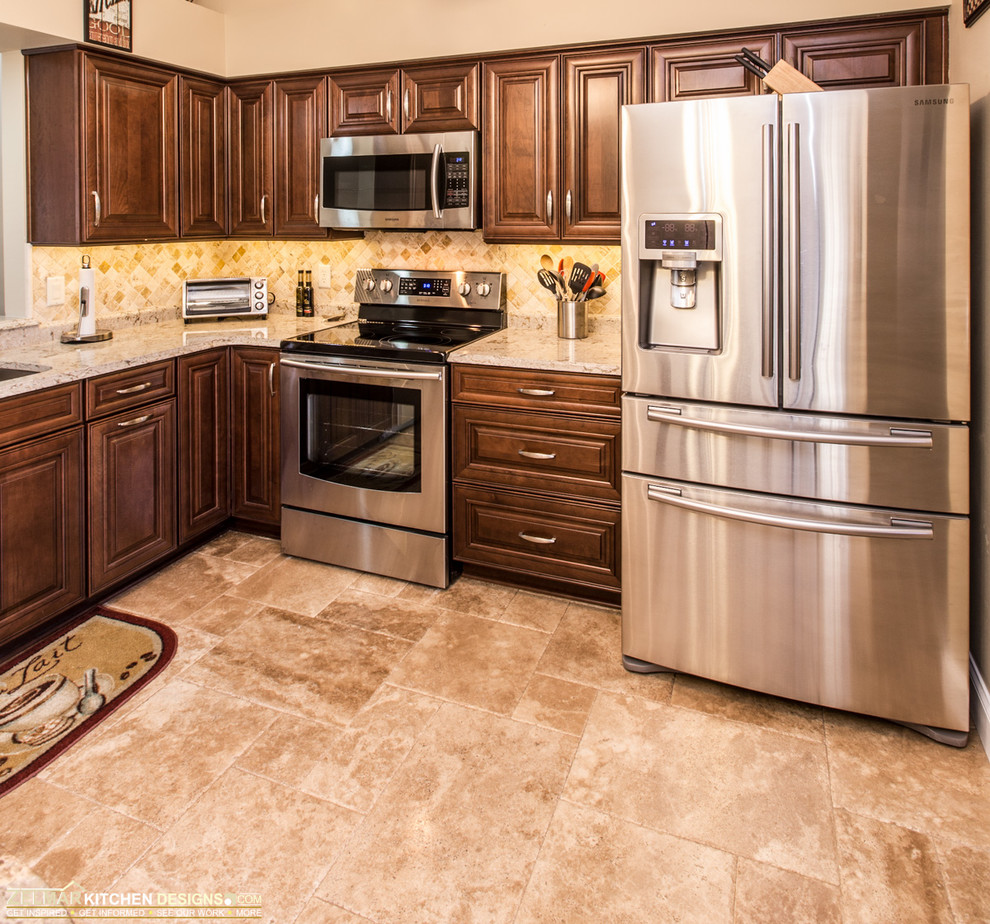 Thomas (Waypoint) Zelmar Kitchen Remodel - Traditional - Kitchen ...