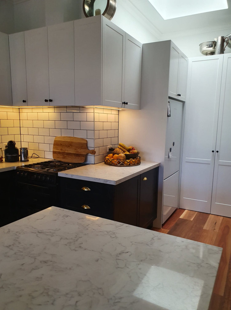 Thornbury - Shaker Vinyl Wrap - Rustic - Kitchen - Melbourne - by No ...