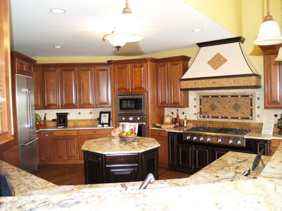 Tiana Leanor Model - Traditional - Kitchen - Chicago - by Cannavino ...