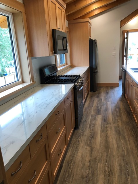 Timber Frame Mountain Suite with Fir Shaker Doors - Craftsman - Cuisine ...