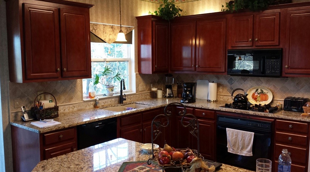 Torrence Backsplash and Granite - Traditional - Kitchen - Nashville ...