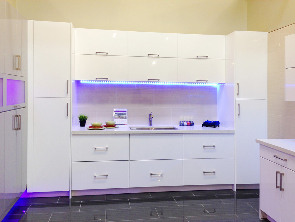 Tracy Showroom - Modern - Kitchen - Sacramento - by Sincere Home Decor ...