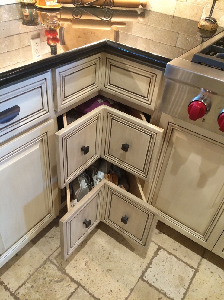 Tracy "Y" - Traditional - Kitchen - Sacramento - by ATC Cabinets | Houzz