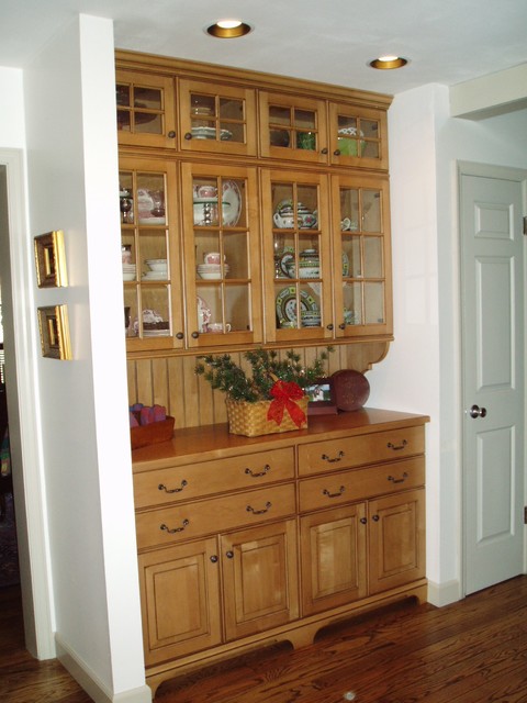 Traditional Built in Hutch - Traditional - Kitchen - St Louis - by NEST ...